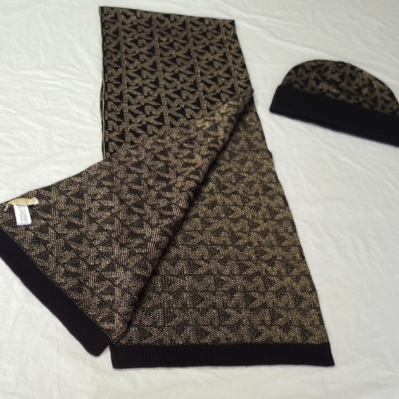 Michael Kors | Accessories | Michael Kors Signature Black And Gold Knit ...
